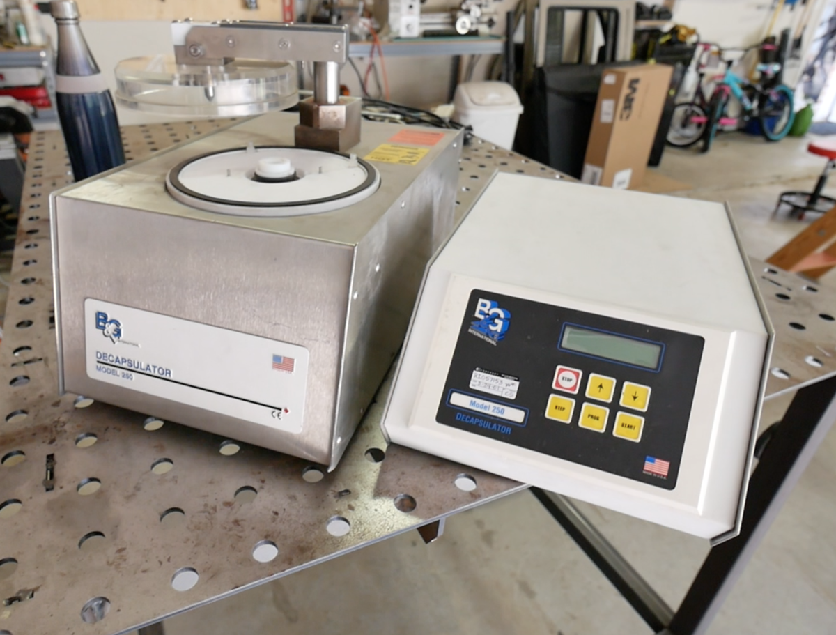 B&G International Decapsulator Model 250 - RECESSIM